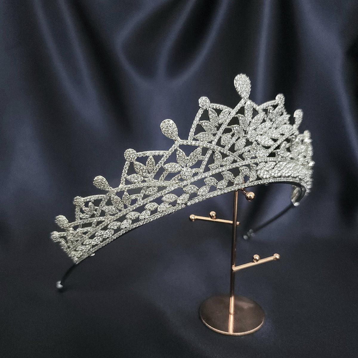 Madeline Grand Crown – Eve Roberts Bridal