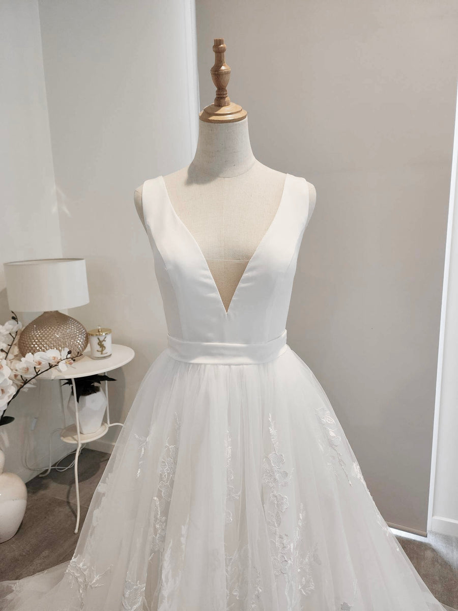 Milan OC – Eve Roberts Bridal